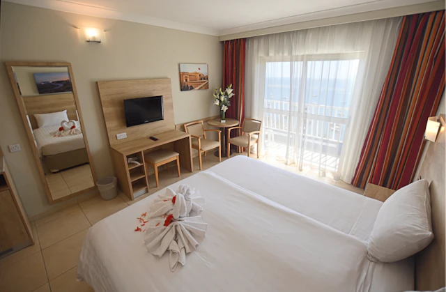Qawra Palace Hotel | Alfred